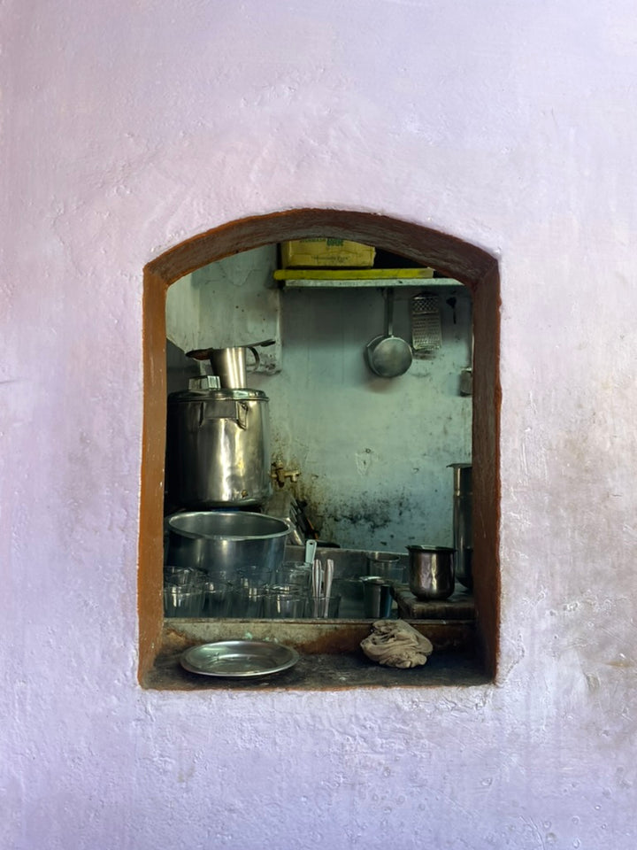 MANCIE RATHOD – NO BORDERS SHOP