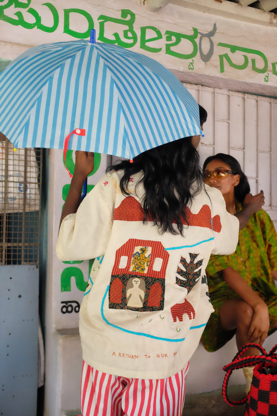 NO BORDERS – NO BORDERS SHOP