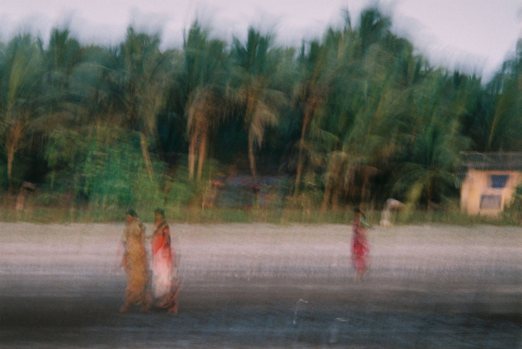 MANCIE RATHOD – NO BORDERS SHOP