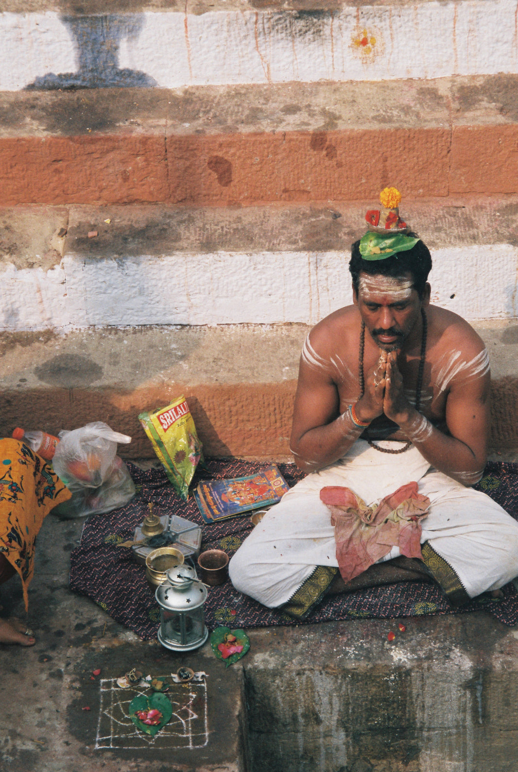 MANCIE RATHOD – NO BORDERS SHOP